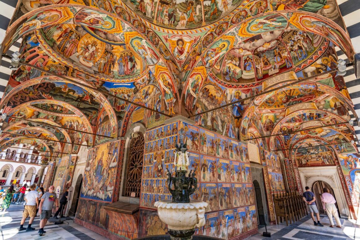 Monasterio de Rila, Bulgaria: Un Tesoro Oculto en las Montañas ...