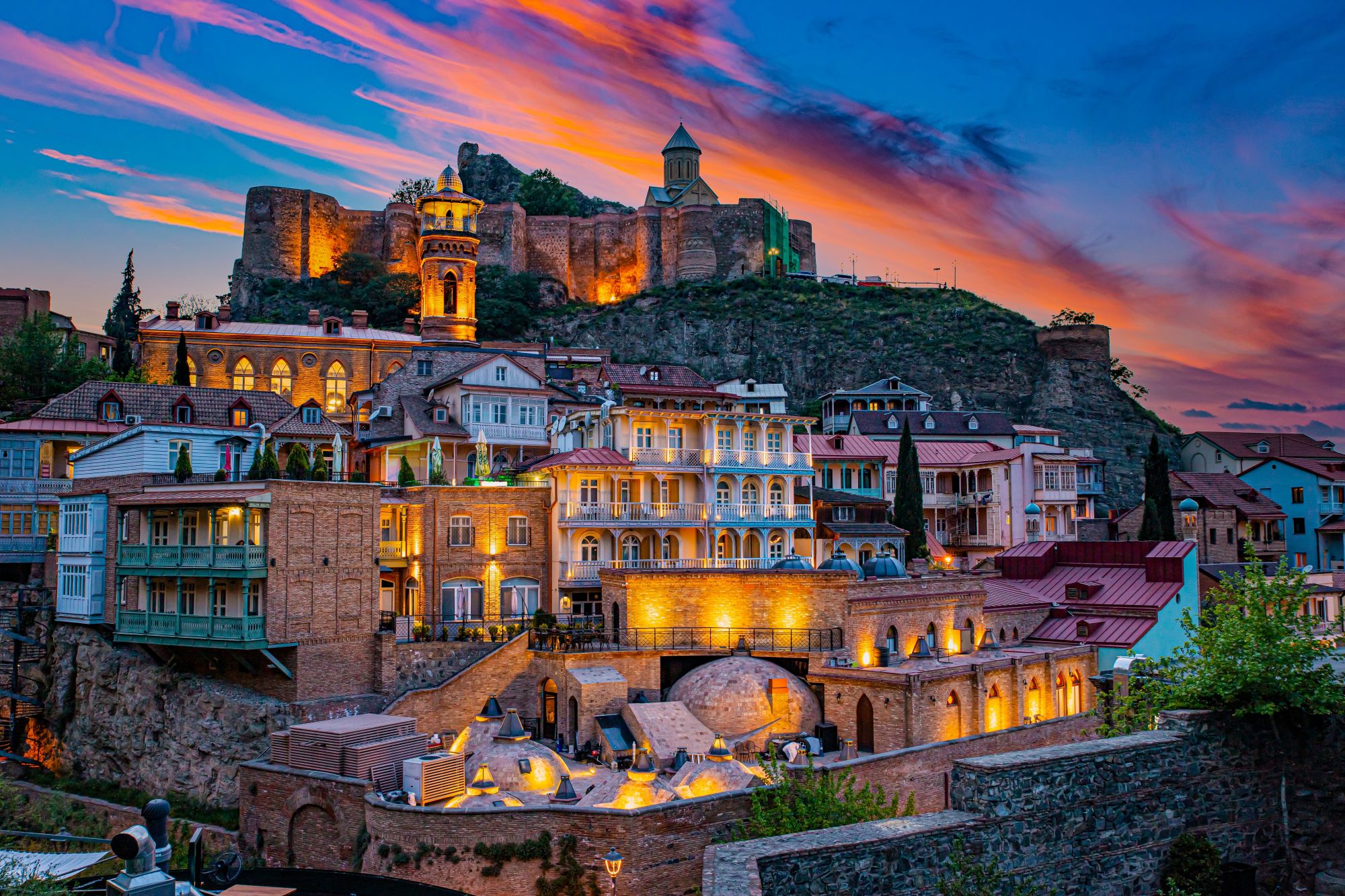 Tiflis, Georgia: Donde lo Antiguo y lo Moderno Convergen - Revista Raudal