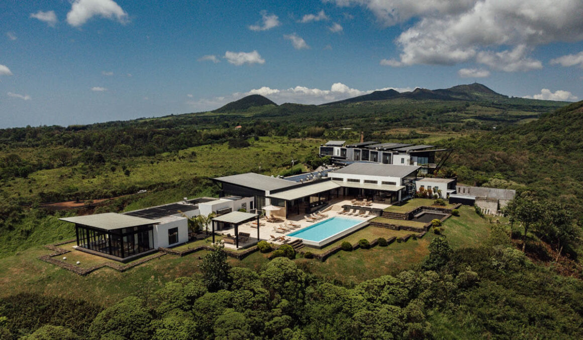 Pikaia Lodge: Aventura Sostenible en el Corazón de las Galápagos ...